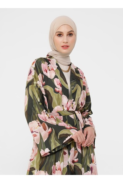 Refka Kuşak Detaylı Desenli Ferace Kimono - Pudra Yeşil - Refka Woman Refka Kuşak Detaylı Desenli Ferace Kimono - Pudra Yeşil - Refka Woman