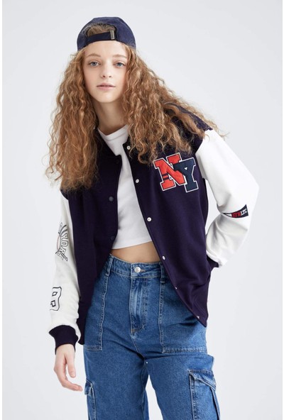 DeFacto Oversize Fit Kolej Baskılı Bomber Yaka Çıtçıtlı Kolej Ceket X5326AZ22SP DeFacto Oversize Fit Kolej Baskılı Bomber Yaka Çıtçıtlı Kolej Ceket X5326AZ22SP