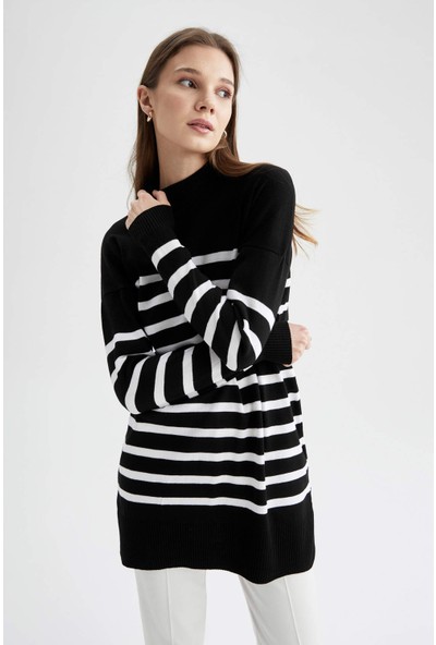 DeFacto Regular Fit Çizgi Desenli Yarım Balıkçı Yaka Uzun Kollu Triko Tunik X5935AZ21CW