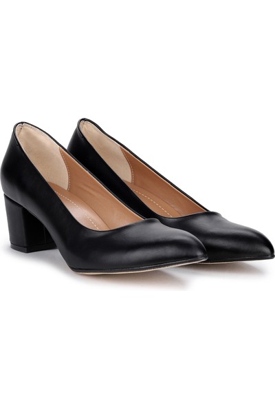 Woggo 301 Cilt Büyük Numara 6 cm Topuk Bayan Ayakkabı Woggo 301 Cilt Büyük Numara 6 cm Topuk Bayan Ayakkabı