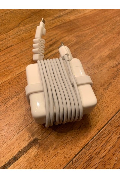 Aldım Geldi Apple MacBook Pro Güç Kablosu Toplama Aparatı Tutucu Type Usb-C Aldım Geldi Apple MacBook Pro Güç Kablosu Toplama Aparatı Tutucu Type Usb-C