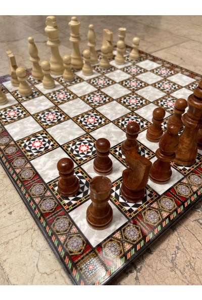 Megame Ahşap Satranç, Sedef Görünümlü Ahşap Satranç. Desenli Satranç, Lüx Hediyelik Satranç Megame Ahşap Satranç, Sedef Görünümlü Ahşap Satranç. Desenli Satranç, Lüx Hediyelik Satranç