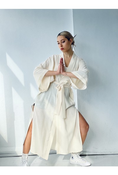 Retrobird Ekru Flamlı Uzun Kimono Kadın Ekru
