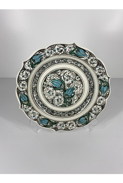 Artist Izni̇k Çi̇ni̇ Hali̇ç HLC2022001