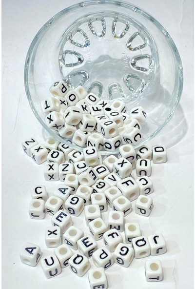 Hayalperest Boncuk Beyaz Kare Harfli Boncuk 100 Adet Hayalperest Boncuk Beyaz Kare Harfli Boncuk 100 Adet