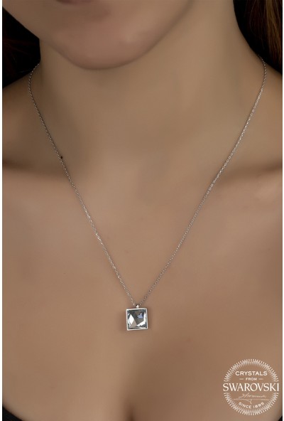 Union Takı Union Swarovski Crystal Kadın Kare Zirconia Gümüş Kolye Union Takı Union Swarovski Crystal Kadın Kare Zirconia Gümüş Kolye