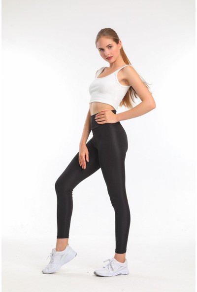 Luccassi Collection Kadın Siyah Parlak Yüksek Bel Toparlayıcı Disko Tayt Luccassi Collection Kadın Siyah Parlak Yüksek Bel Toparlayıcı Disko Tayt