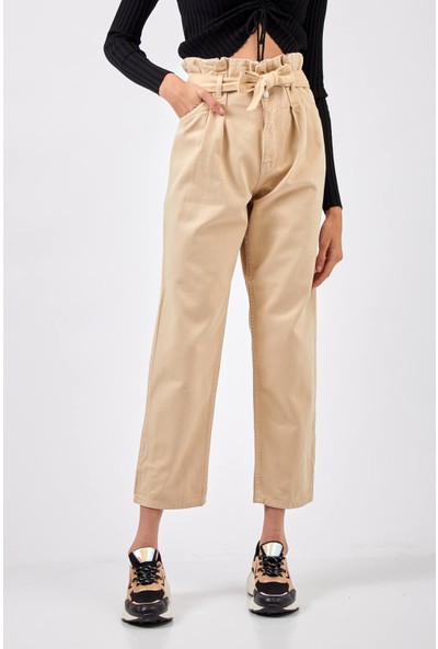 Coral Kuşaklı Kot Pantolon Bej