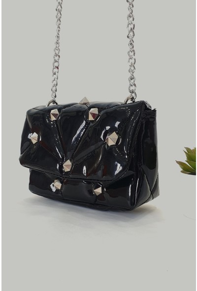 Eliz Duha Rugan Zincir Askılı Günlük Kadın Çantası Eliz Duha Rugan Zincir Askılı Günlük Kadın Çantası