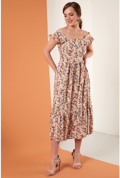 Lela Çiçekli Kare Yaka Volanlı Uzun Elbise Bayan Elbise 6052503 Lela Çiçekli Kare Yaka Volanlı Uzun Elbise Bayan Elbise 6052503