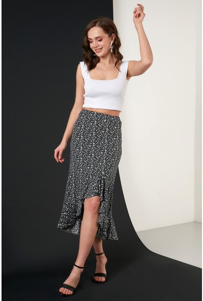 Lela Çiçek Desenli Volanlı Midi Boy Yırtmaçlı Etek Bayan Etek 5864512 Lela Çiçek Desenli Volanlı Midi Boy Yırtmaçlı Etek Bayan Etek 5864512