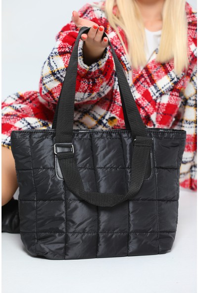 Kadın Siyah Günlük Omuz Çantası Büyük Ebat Kare Desenli