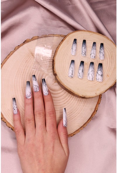 Mujgan 12'li Çizgi Desenli Siyah Takma Tırnak T42 Mujgan 12'li Çizgi Desenli Siyah Takma Tırnak T42