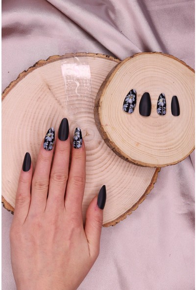 Mujgan 24'lü Çiçek Desenli Siyah Takma Tırnak T58 Mujgan 24'lü Çiçek Desenli Siyah Takma Tırnak T58