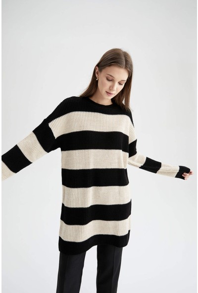 DeFacto Regular Fit Çizgili Bisiklet Yaka Triko Tunik Kazak X0172AZ22SP DeFacto Regular Fit Çizgili Bisiklet Yaka Triko Tunik Kazak X0172AZ22SP