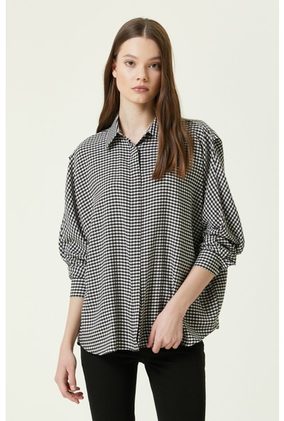 Network Geniş Fit Siyah Beyaz Gömlek