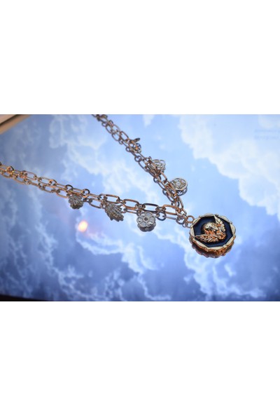 Metu Butik Altın Rengi Melekli Kolye