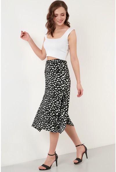 Lela Desenli Volanlı Midi Boy Yırtmaçlı Etek Bayan Etek 5864073 Lela Desenli Volanlı Midi Boy Yırtmaçlı Etek Bayan Etek 5864073