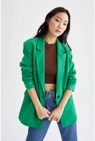 DeFacto Oversize Fit Cep Kapaklı Tek Yırtmaçlı Blazer Ceket X0017AZ22SM DeFacto Oversize Fit Cep Kapaklı Tek Yırtmaçlı Blazer Ceket X0017AZ22SM