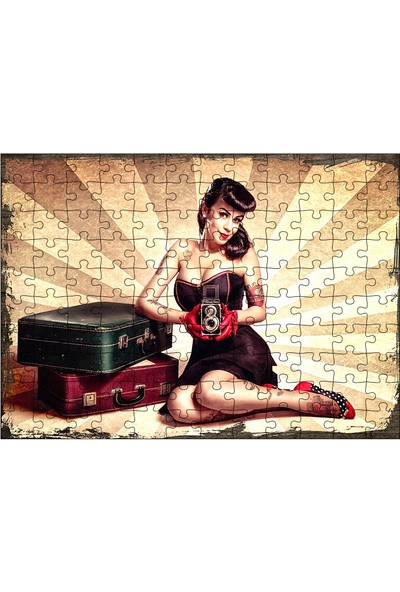 Tablomega Ahşap Mdf Puzzle Yapboz Seyhatte Fotoğraf Çeken Güzel Kadın 120 Parça 25*35 cm