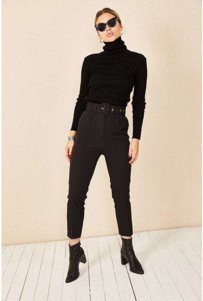 Tomms Kadın Havuç Paça Yüksek Bel Kemerli Kumaş Pantolon HM-8373 Tomms Kadın Havuç Paça Yüksek Bel Kemerli Kumaş Pantolon HM-8373