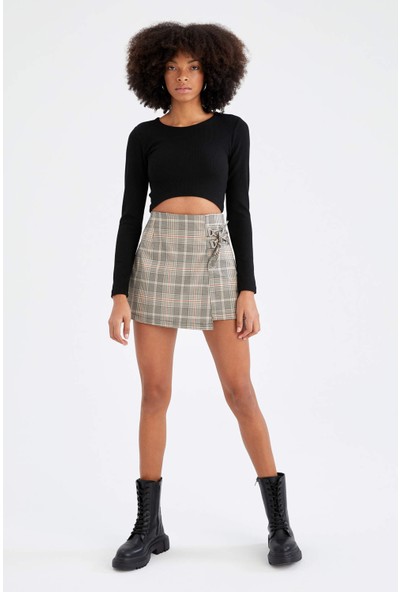 DeFacto Slim Fit Ekoseli Kapaklı Şort Etek W9707AZ22SP