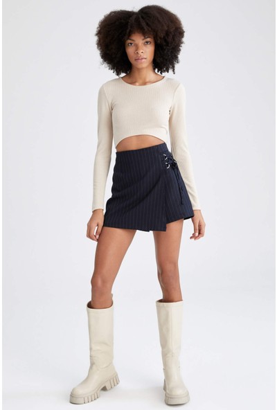 DeFacto Slim Fit Ekoseli Kapaklı Şort Etek W9707AZ22SP