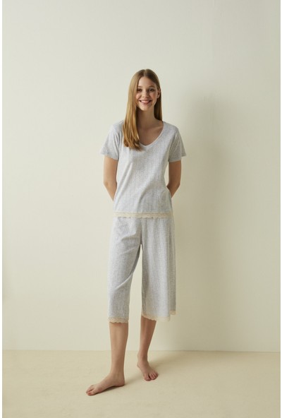 Penti Açık Gri Melanj Detailed Pointel Kapri Pijama Takımı Penti Açık Gri Melanj Detailed Pointel Kapri Pijama Takımı