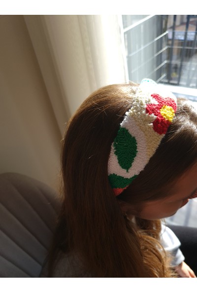 Studio of Friends El Işlemesi Punch Taç