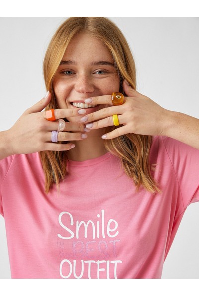 Koton 2SAK50054EK Yuvarlak Yaka Kısa Kollu Normal Kalıp Pembe Kadın T-Shirt Koton 2SAK50054EK Yuvarlak Yaka Kısa Kollu Normal Kalıp Pembe Kadın T-Shirt