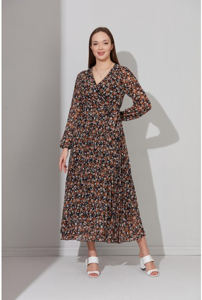 Alexandergardı Kruvaze Yaka Pilili Şifon Elbise (B22-40303) Alexandergardı Kruvaze Yaka Pilili Şifon Elbise (B22-40303)