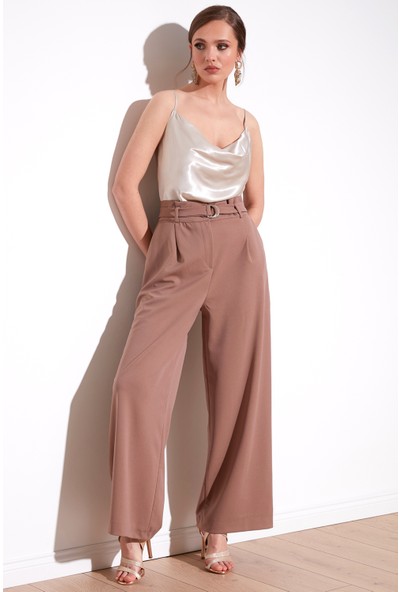 Lela Kemerli Dökümlü Bol Paça Pantolon Bayan Pantolon 6051637 Lela Kemerli Dökümlü Bol Paça Pantolon Bayan Pantolon 6051637