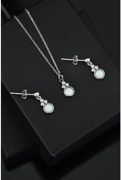 Papatya Silver 925 Ayar Gümüş Rodyum Kaplama Beyaz Opal Yuvarlak Kolye ve Çivili Küpe Set