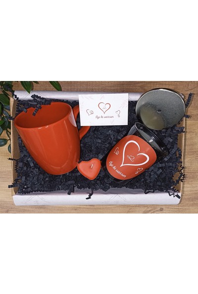 Bihal Sevgililer Günü Mumlu Kupalı Iyi Ki Varsın Hediye Seti Bihal Sevgililer Günü Mumlu Kupalı Iyi Ki Varsın Hediye Seti