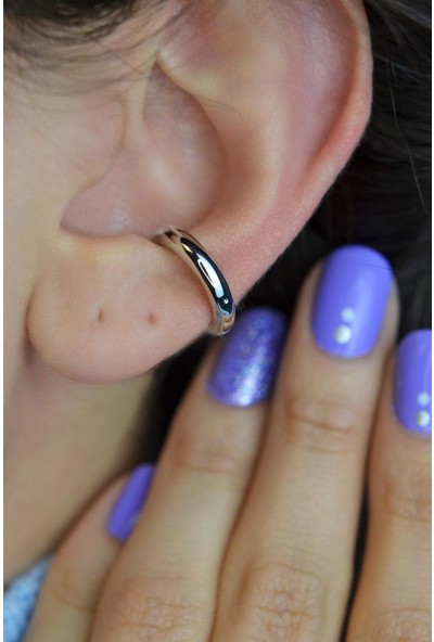 Sacce Scarves&Accessories Gümüş Renkli Düz Sıkıştırmalı Kıkırdak Küpesi Earcuff Sacce Scarves&Accessories Gümüş Renkli Düz Sıkıştırmalı Kıkırdak Küpesi Earcuff