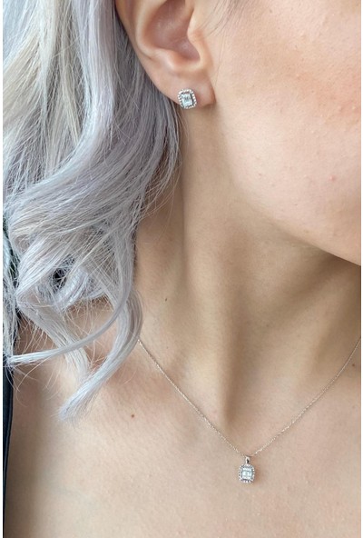 Zümrüt Sarraf 14 Ayar Beyaz Altın 0,23 Ct Pırlanta Baget Ikili Set Zümrüt Sarraf 14 Ayar Beyaz Altın 0,23 Ct Pırlanta Baget Ikili Set