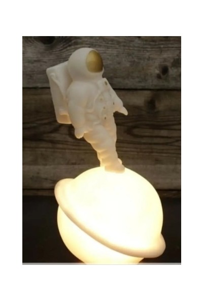 Hilall Shop Satürn Üstünde Yürüyen Astronot Gece Lambası Dekoratif Hediyelik Hilall Shop Satürn Üstünde Yürüyen Astronot Gece Lambası Dekoratif Hediyelik