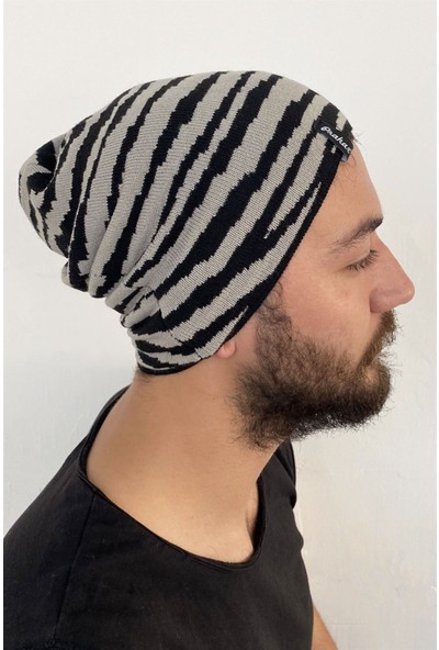 Takıştır Siyah Renk Desenli Bere