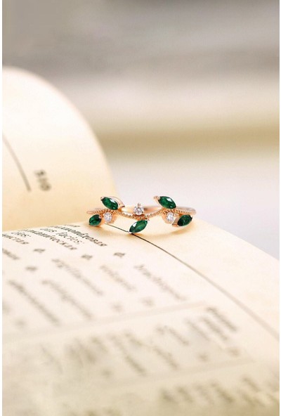 Olivia Taşlı Sarmaşık Yeşil Ayarlanabilir Rose Kaplama Kadın Yüzük Olivia Taşlı Sarmaşık Yeşil Ayarlanabilir Rose Kaplama Kadın Yüzük