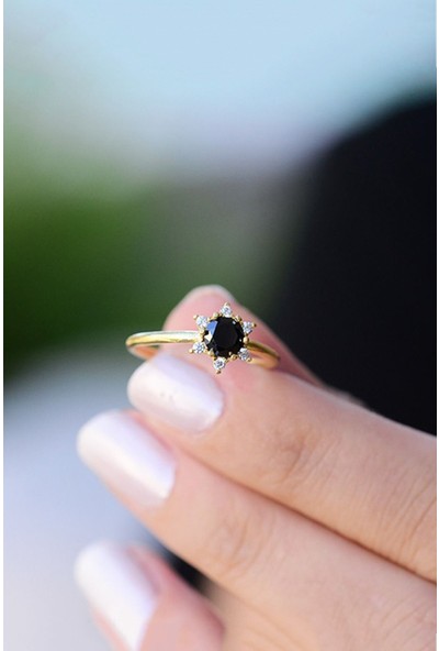 Olivia Çiçek Motifli Siyah Tek Taş Ayarlanabilir Kadın 14 K Altın Kaplama Yüzük