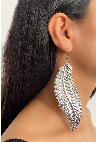 Takıştır Gümüş Renk Yaprak Figürlü Küpe (Çift) Takıştır Gümüş Renk Yaprak Figürlü Küpe (Çift)