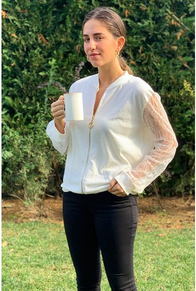 Gaydalı Giyim Kadın Beyaz Fermuarlı Kollar Dantelli Sweatshirt