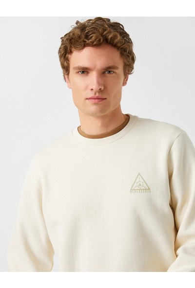 Koton Minimal Işlemeli Sweatshirt