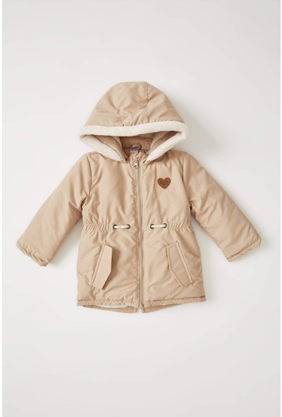 DeFacto Kız Bebek Kapüşonlu Kalp Baskılı Pelüş Astarlı Uzun Mont U3920A221WN DeFacto Kız Bebek Kapüşonlu Kalp Baskılı Pelüş Astarlı Uzun Mont U3920A221WN