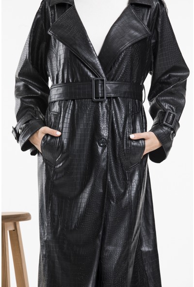 Gülsen Sarıçam Büyük Beden Siyah Suni Deri Trençkot