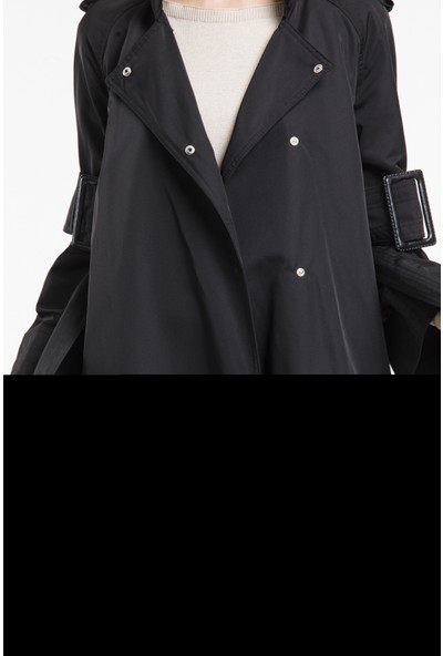 Gülsen Sarıçam Siyah Kolda ve Belde Kalın Kemerli Trençkot