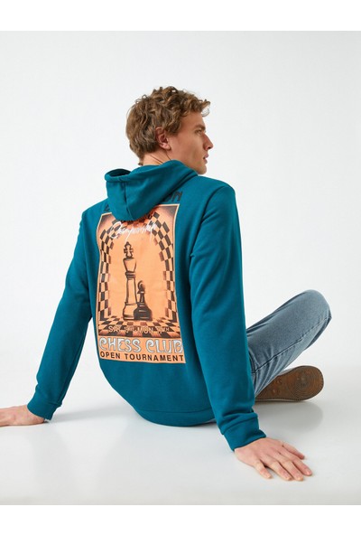 Koton Satranç Arkası Baskılı Kapşonlu Sweatshirt
