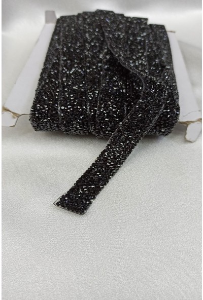 Hayalperest Boncuk Siyah Renk Ütü Ile Yapışan Şerit Hayalperest Boncuk Siyah Renk Ütü Ile Yapışan Şerit