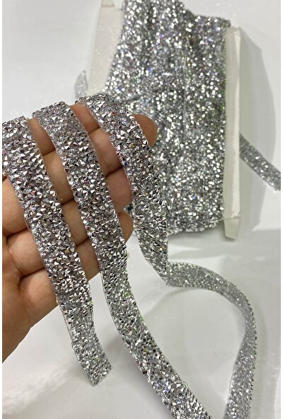 Hayalperest Boncuk Taşlı Ütüyle Yapışan Şerit Aplik Gümüş Hayalperest Boncuk Taşlı Ütüyle Yapışan Şerit Aplik Gümüş
