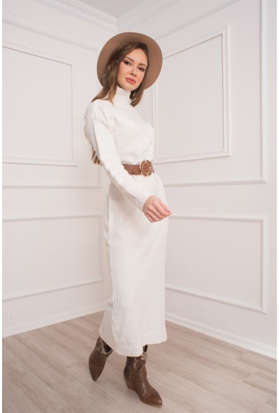 Ekru Omuz Düğme Detaylı Triko Elbise